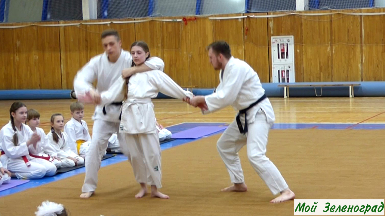 Клуб каратэ киокусинкай WhiteSharkDojo. Показательное выступление