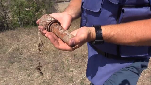 15.08.2018 Пиротехники Центра «Лидер» продолжают проводить разминирование Крепости "Керчь"