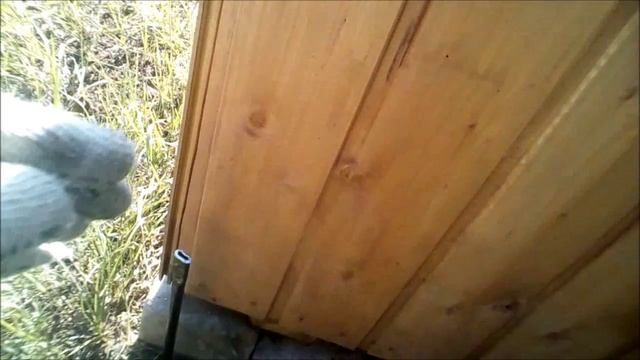 как закрепить дачный уличный  туалет к земле! лайфхак!