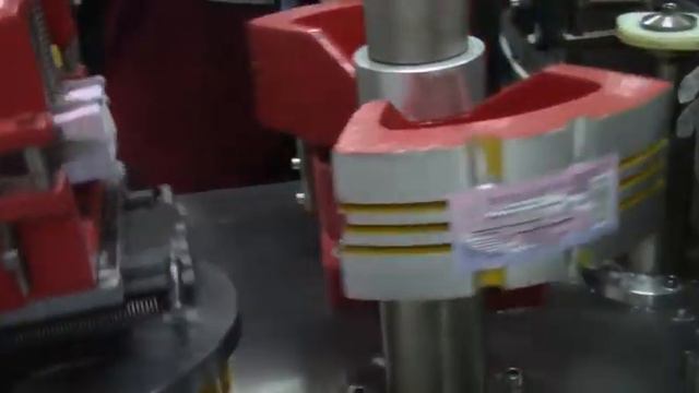 Этикетировочный автомат на бумажную этикетку