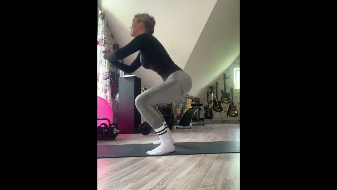 ВЫПРЫГИВАНИЯ ИЗ ПОЛУПРИСЕДА