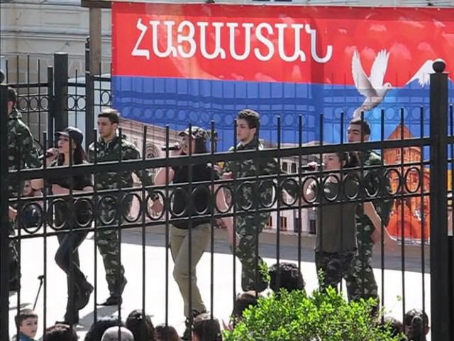 Ростов-НА-ДОМУ (на-Дону) - "ՔԱՅԼ ԱՌ ԱՌԱՋ" ("Кайл ар арач!" - "Шагом марш вперед!")