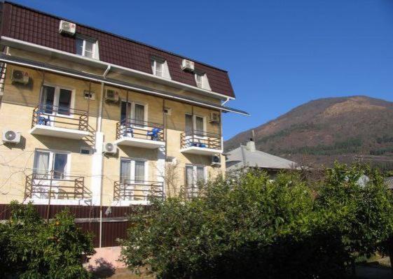 Недорогой семейный отдых в Гагре. Гагра частный сектор снять жилье . «У Руслана» ГОСТЕВОЙ ДОМ