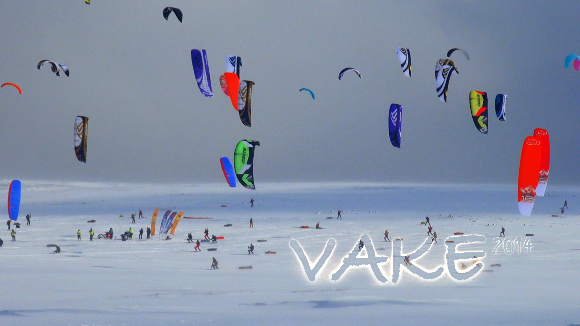 VAKE 2014. Кайтинг. Лыжники под воздушными змеями за полярным кругом.