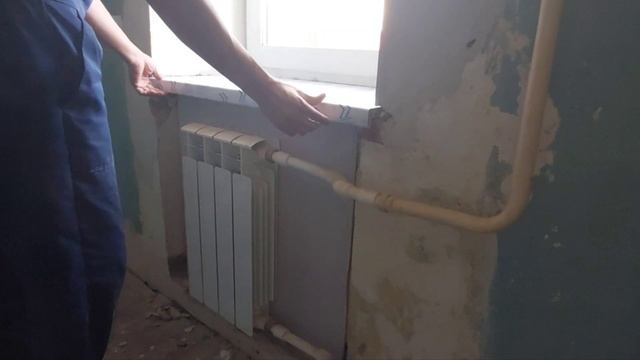 Стройлайфхак?Как быстро отделать за горячей батареей гипсом.Замена старого подоконника.