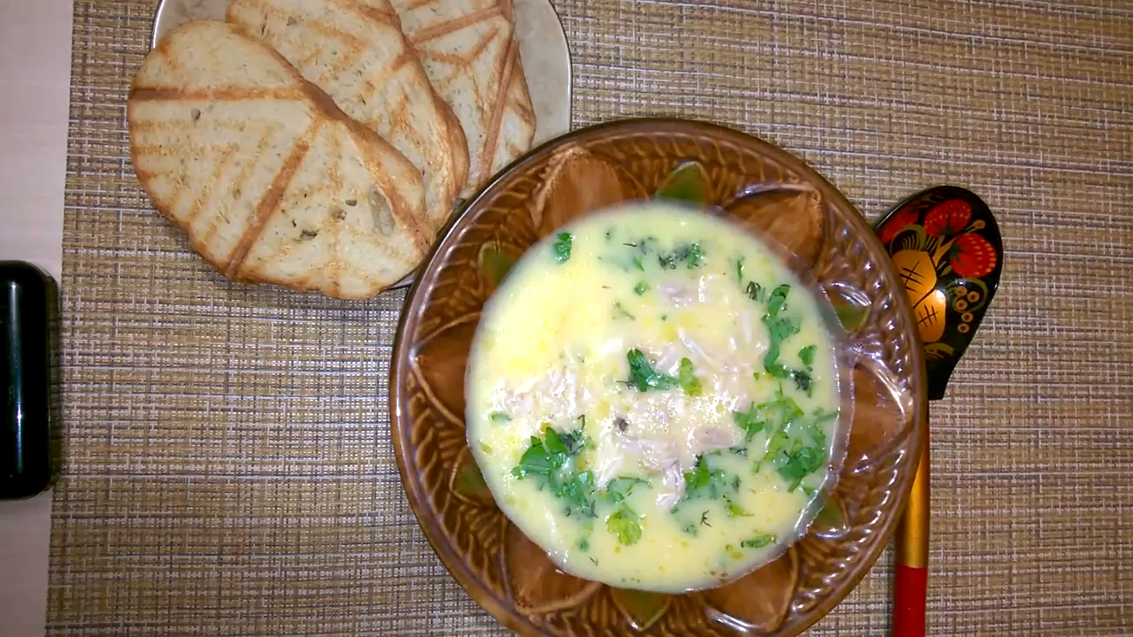 Сырный крем-суп с курицей и грибами в Мультиварке