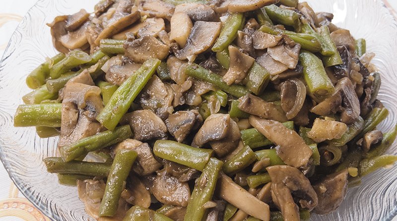 ЗАКУСКА ИЗ СТРУЧКОВ ФАСОЛИ И ШАМПИНЬОНОВ