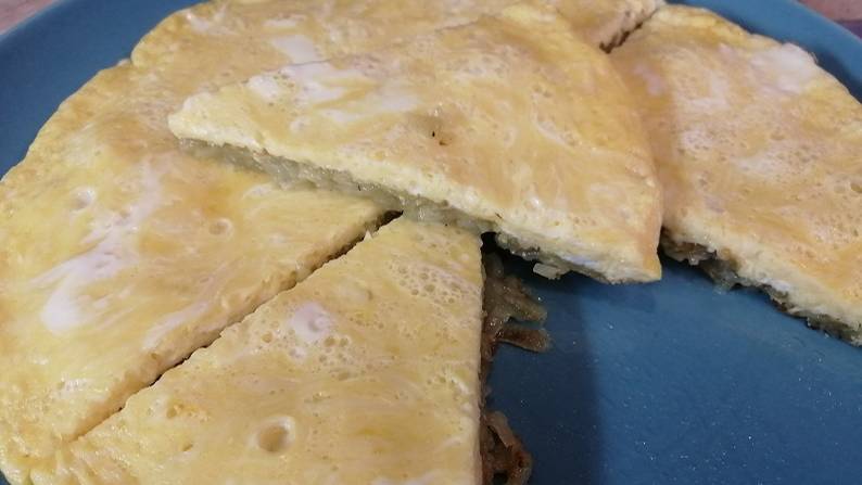 Картофельная лепешка с яйцом