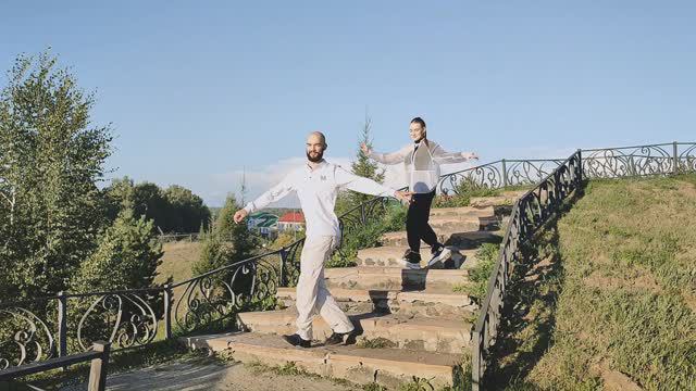 Андрей Клюве - Эмилия Чиший (другой цветокор)