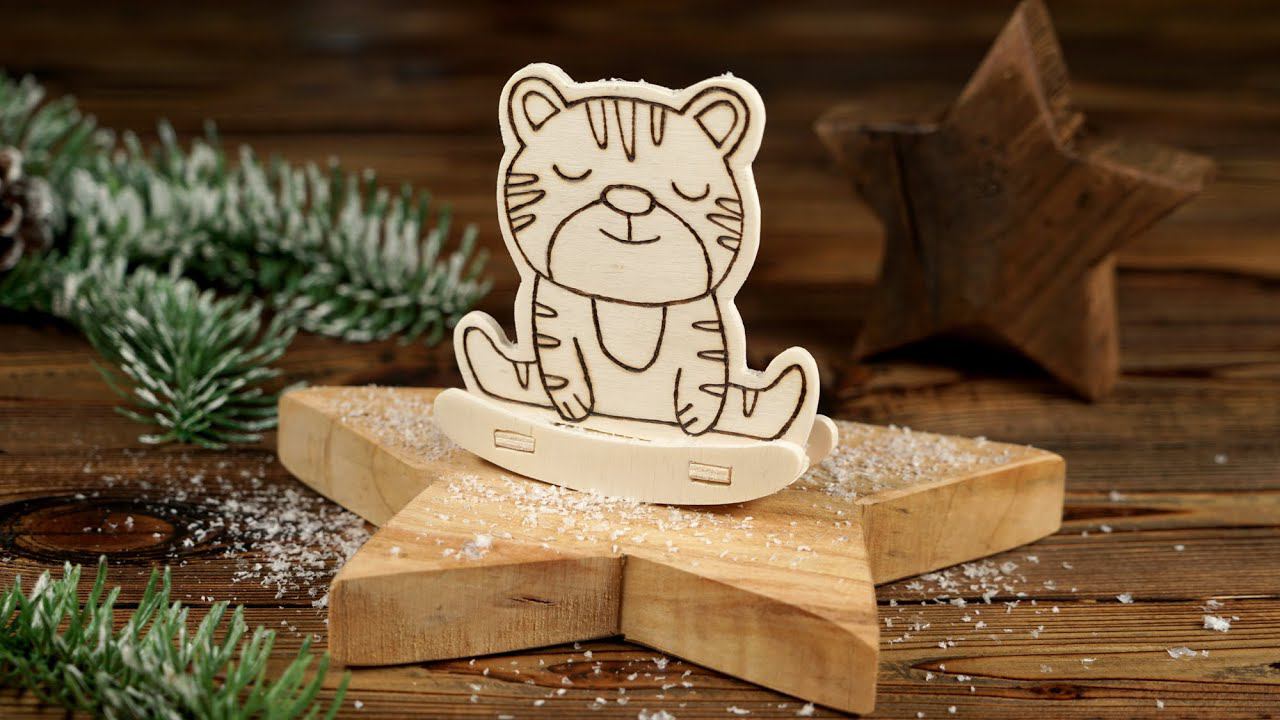 132. Тигрёнок на качалке из фанеры с выжиганием