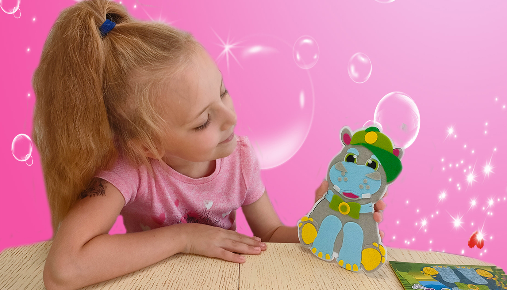 Ого! СОФИЯ СДЕЛАЛА АППЛИКАЦИЮ БЕГЕМОТА из фетра! Получилось очень красиво!