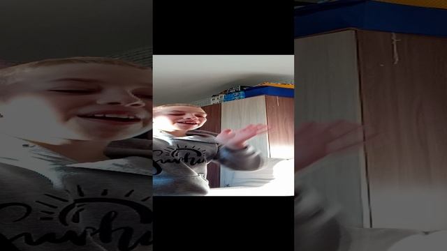 за кадром