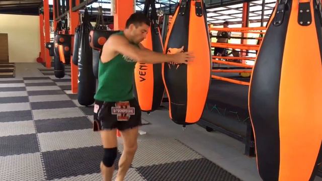 2 Упражнения для развития ударов ногами!