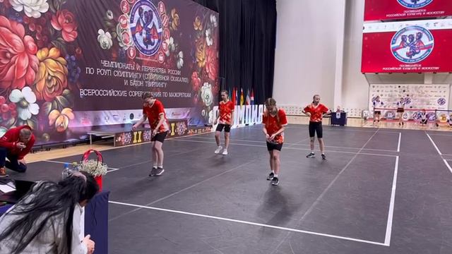 Скакалка. Роуп скиппинг (спортивная скакалка). 2 место прыжки 4 человека юниорки г. Орёл