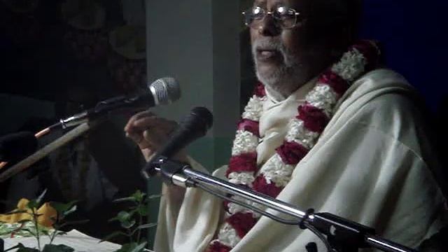 Слово виласа в стихе указывает на особые жесты глаз героини, походку, сидячие положения тела,