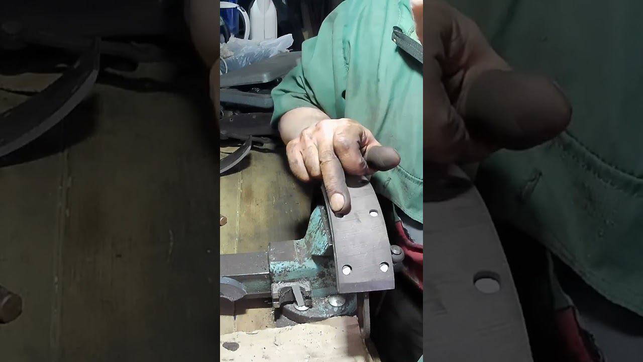 ‼️ Клепаем колодки УАЗ по-уму! И барабан УАЗ патриот ходит вечно! ПОЛНОЕ видео см. ЗДЕСЬ ⬇️