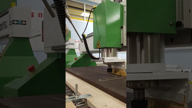 ЧПУ станок фрезерный H1325L в работе