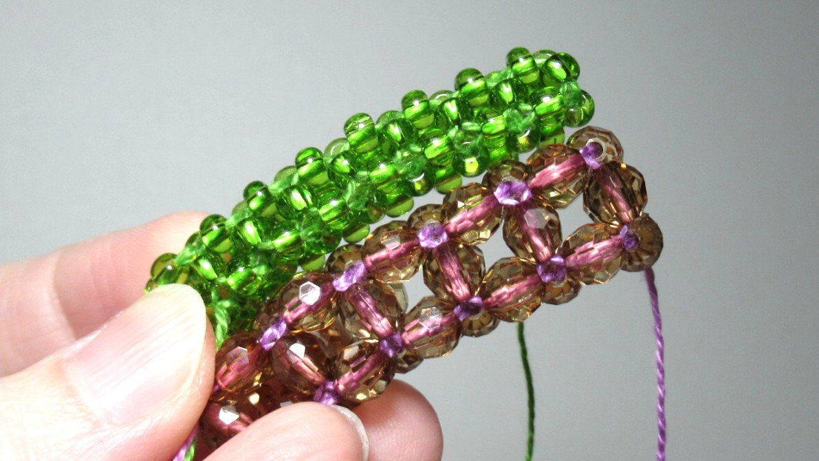 Как сплести квадратный жгут из бисера. Видеоурок по бисероплетению