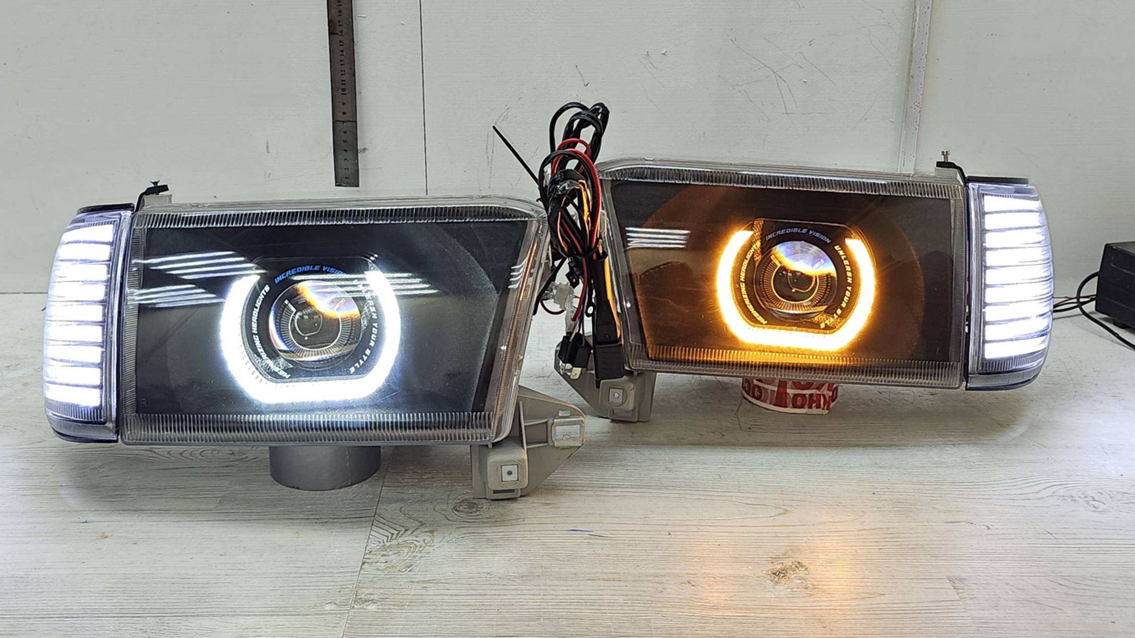 Toyota Hilux Surf фары светодиодные кастом ДХО и габарит