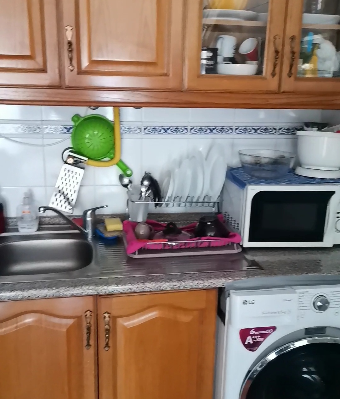 Подставка под большие крышки и сковородки своими руками за минуту.