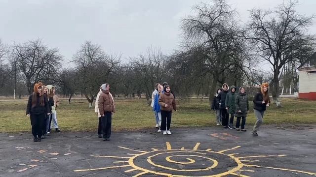 Идут в поход 2 ангела вперед...