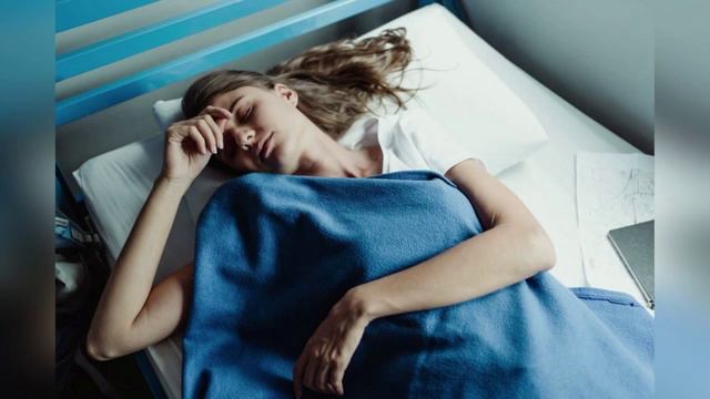 Евгений Евтушенко. «Любимая, спи...» (1963). Читает Ярослав Годованый