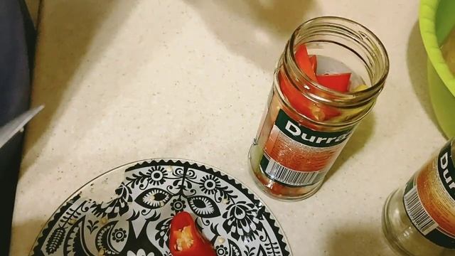 Острый перец маринованный. Острый перец в кисло-сладкой заливке..mp4