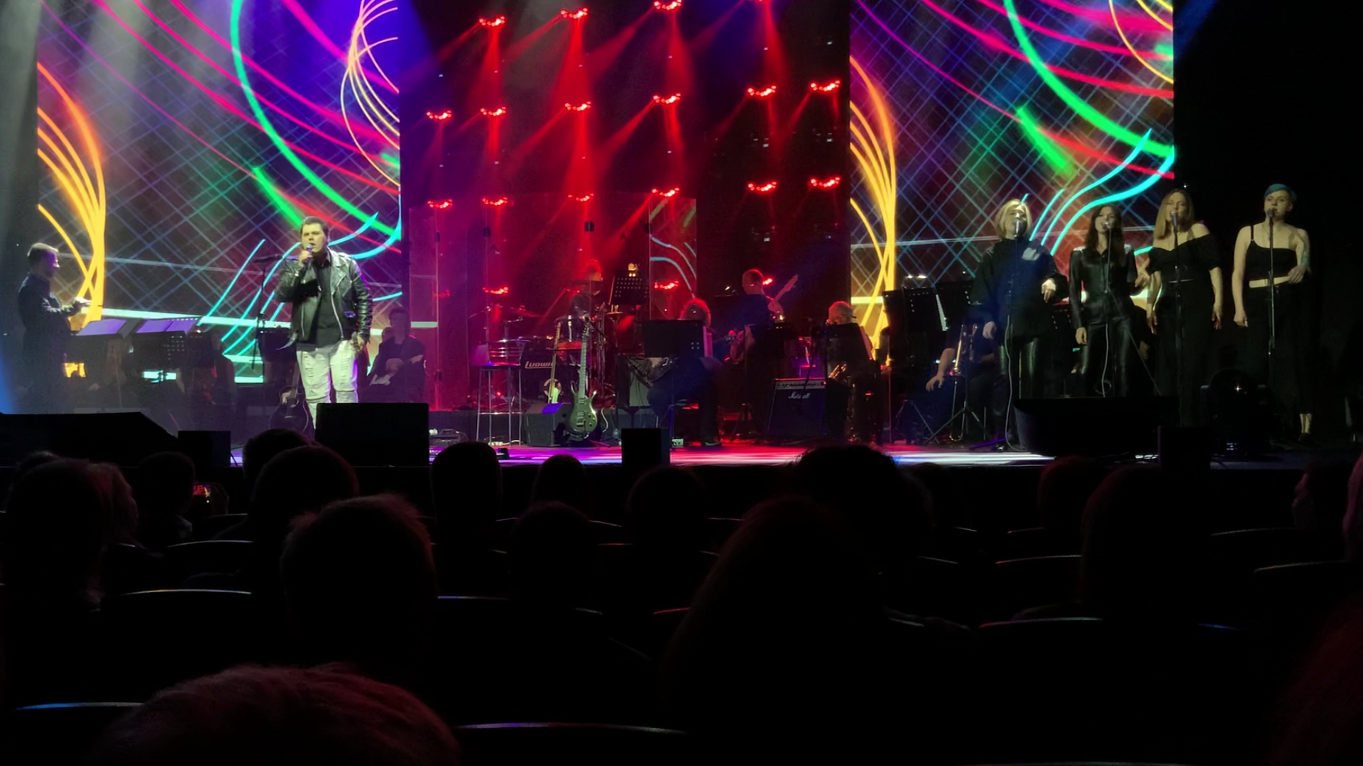 Sticking to my guns — Михаил Озеров и горячий бэк — РОК-Н-РОЛЛ НА ТРОИХ — Градский Холл 25.05.2023