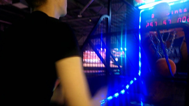 ? РЕАЛЬНЫЙ ОТДЫХ #2: MAZA PARK - BTF 3 Тема | Боулинг, Тир, Дартс, Родео и многое другое! ??