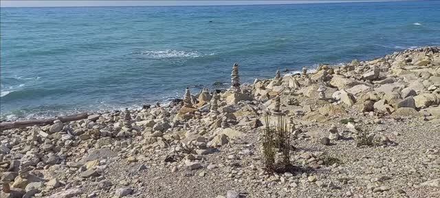 Сочи. "Дикий" берег моря. Часть 1