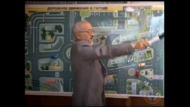 Урок 15. Сигналы регулировщика