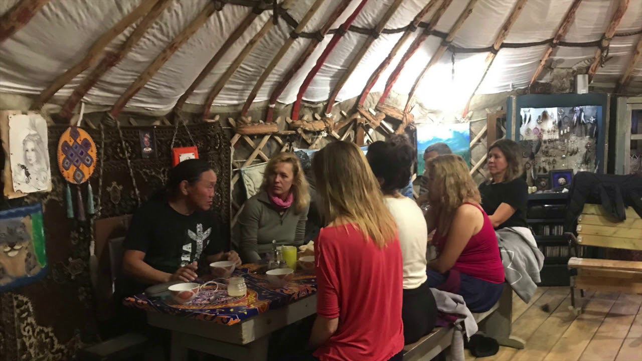 Шаман. Разговор с Куланом за чаем в алтайской юрте