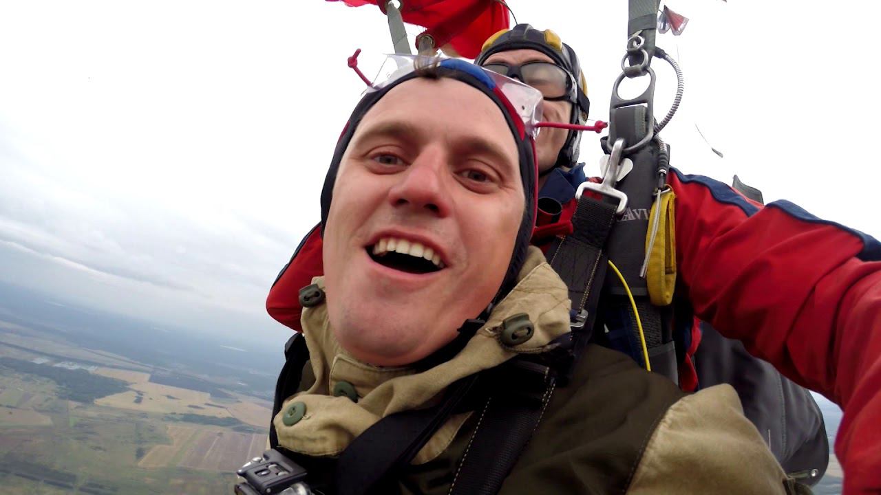 клип на прыжок Макса и песню АГАПа "парашютный регги"