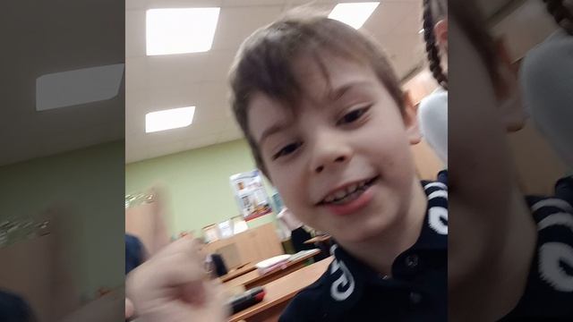 мои друзья угадывают двух футболистов