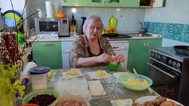 Куриные голени в слоёном тесте Салат из корейской моркови по-новому