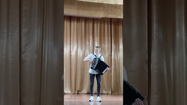 ПОБЕДИТЕЛЬ: Лобанов Кирилл (КЦСОН «Уярский») вариации на песню «Смуглянка»