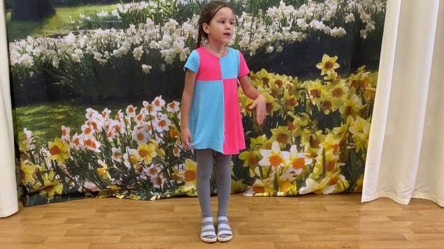 "Я долго думала, гадала..." читает Арикова Ариадна 6 лет