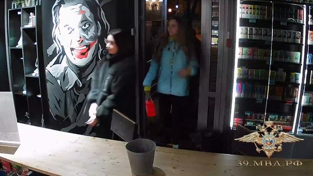 В Калининграде сотрудники полиции устанавливают личности подозреваемых в хищении средств