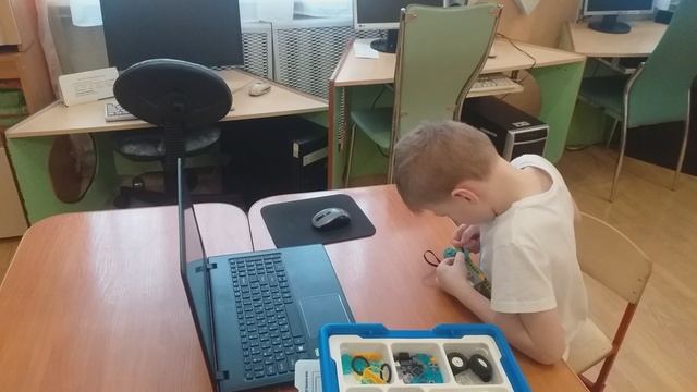 Робототехника. 2 место.  Коряковцев Семён.mp4