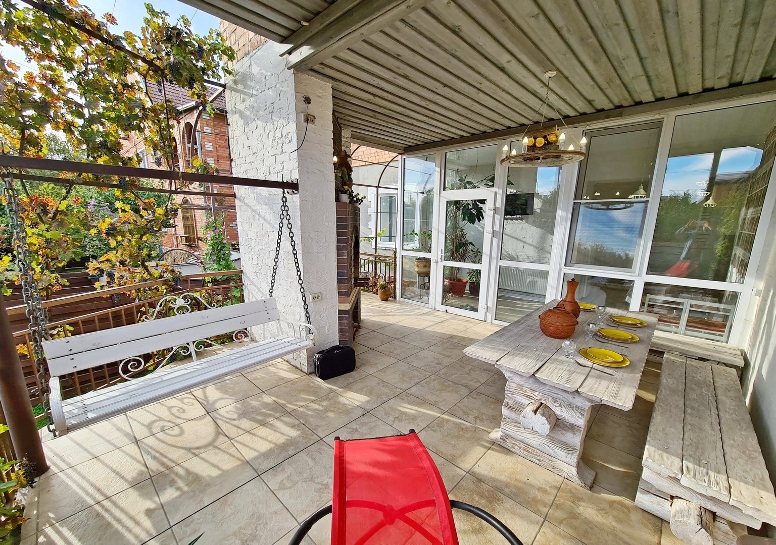 Отдых в Ейске: таунхаус с террасой и бассейном!