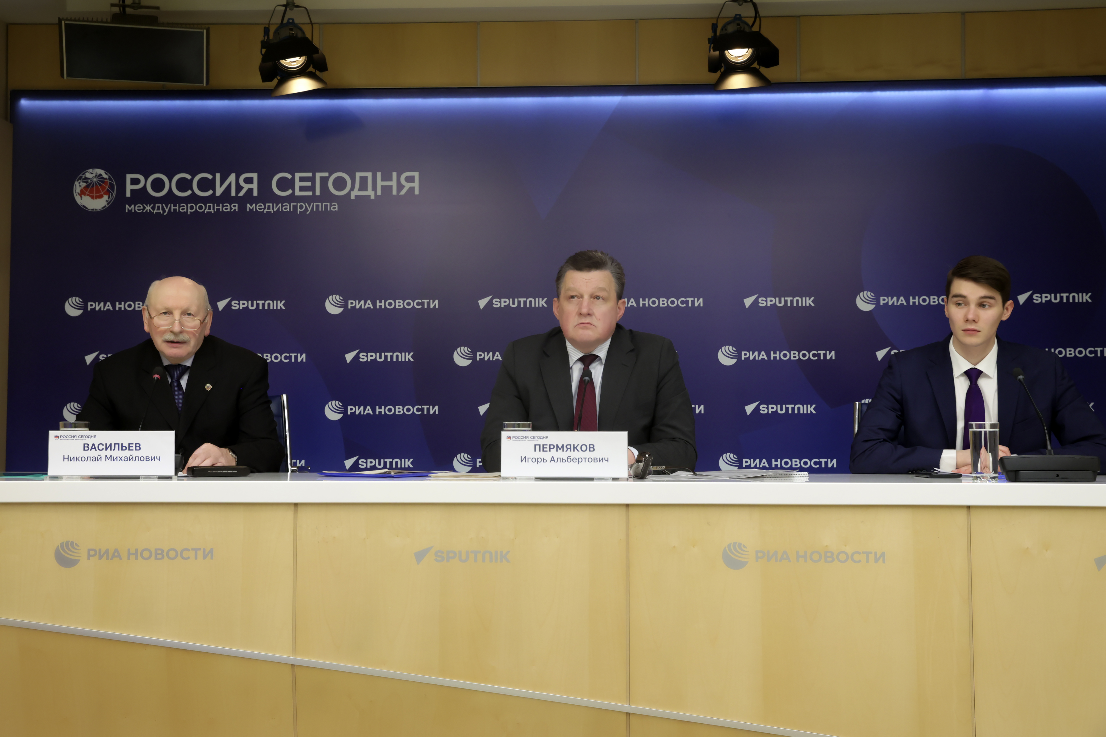 Видеомост Москва — Симферополь, приуроченный к 80-летию освобождения Крыма от фашистских захватчиков