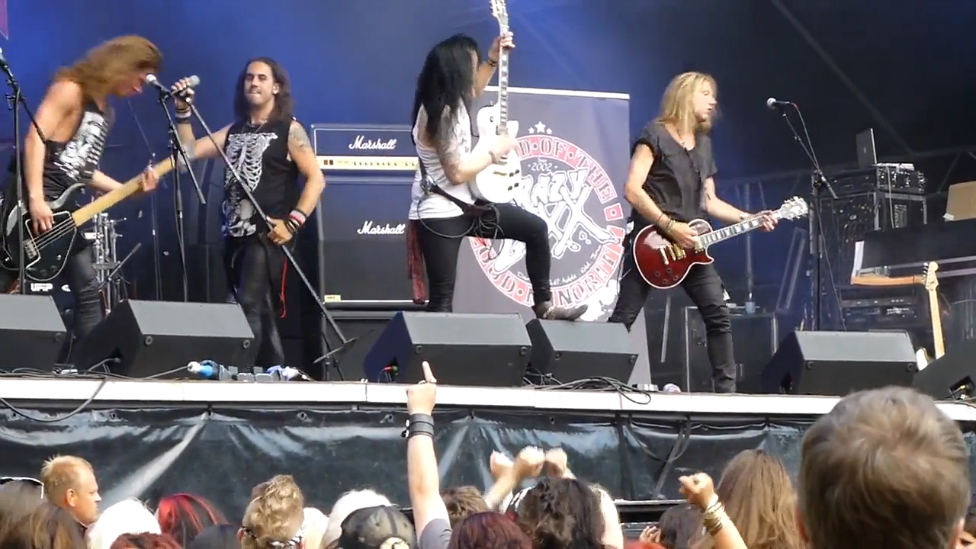 CRAZY LIXX - Heroes Are Forever (live at Skogsröjet 2013)