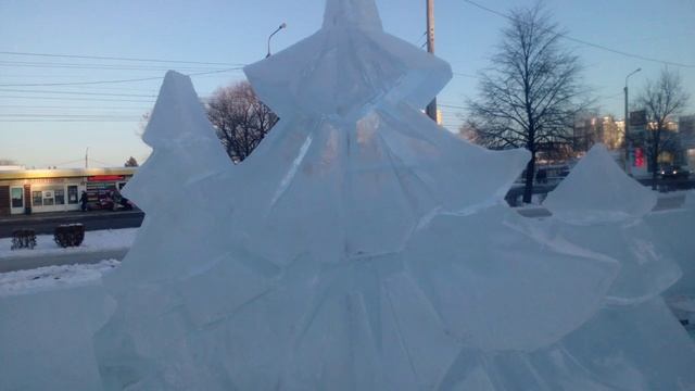 Немного СЧАСТЬЯ в ленту!!! Как в УФЕ создают новогодний ледовый городок