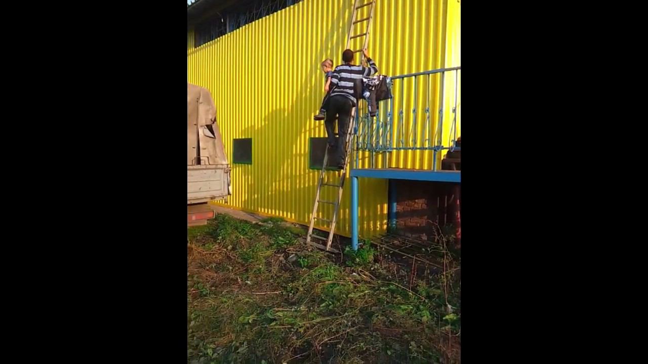 Как достать ключи через окно с помощью ребёнка и открыть двери. + машинки. (Home video)