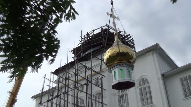 Монтаж шлема, барабана, купола на Церковь Рождества Пресвятой Богородицы в селе Богородск
