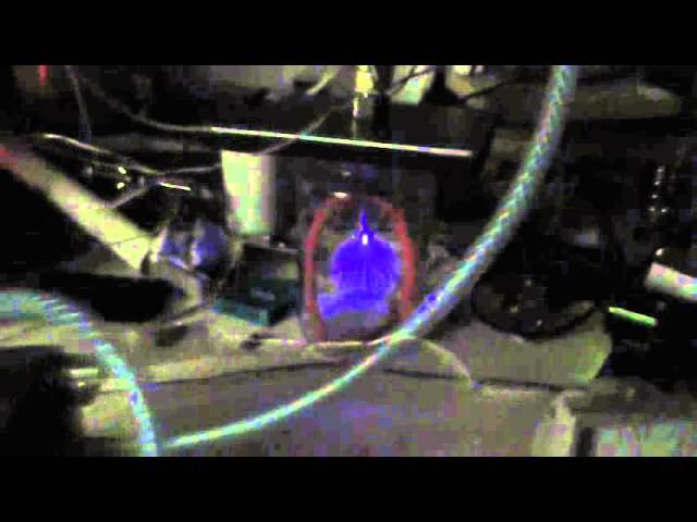 Вакуумная банка новой конструкции - разряд качера в разрежённом газе