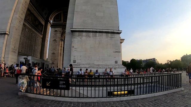 Триумфальная арка Парижа