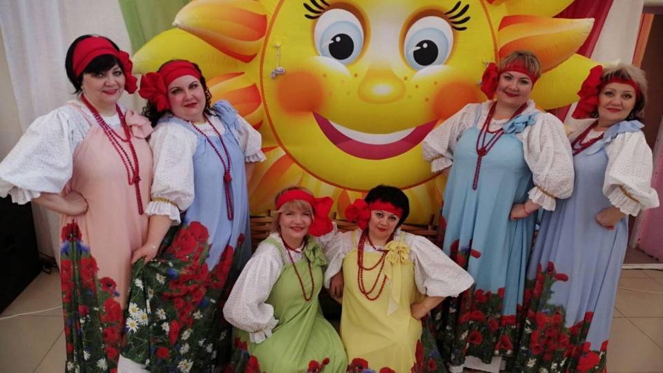 Народный вокальный ансамбль  "СУДАРУШКА"  "Ярмарка, встречай!"