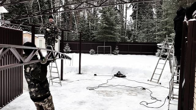 Навес для машины из металлочерепицы в Москве