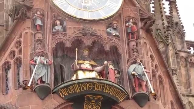 12_Нюрнберг (Часы на церкви Богоматери)